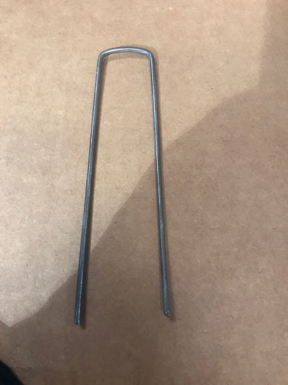 White Cap | 6'' x 1'' x 6'' Sod Staple