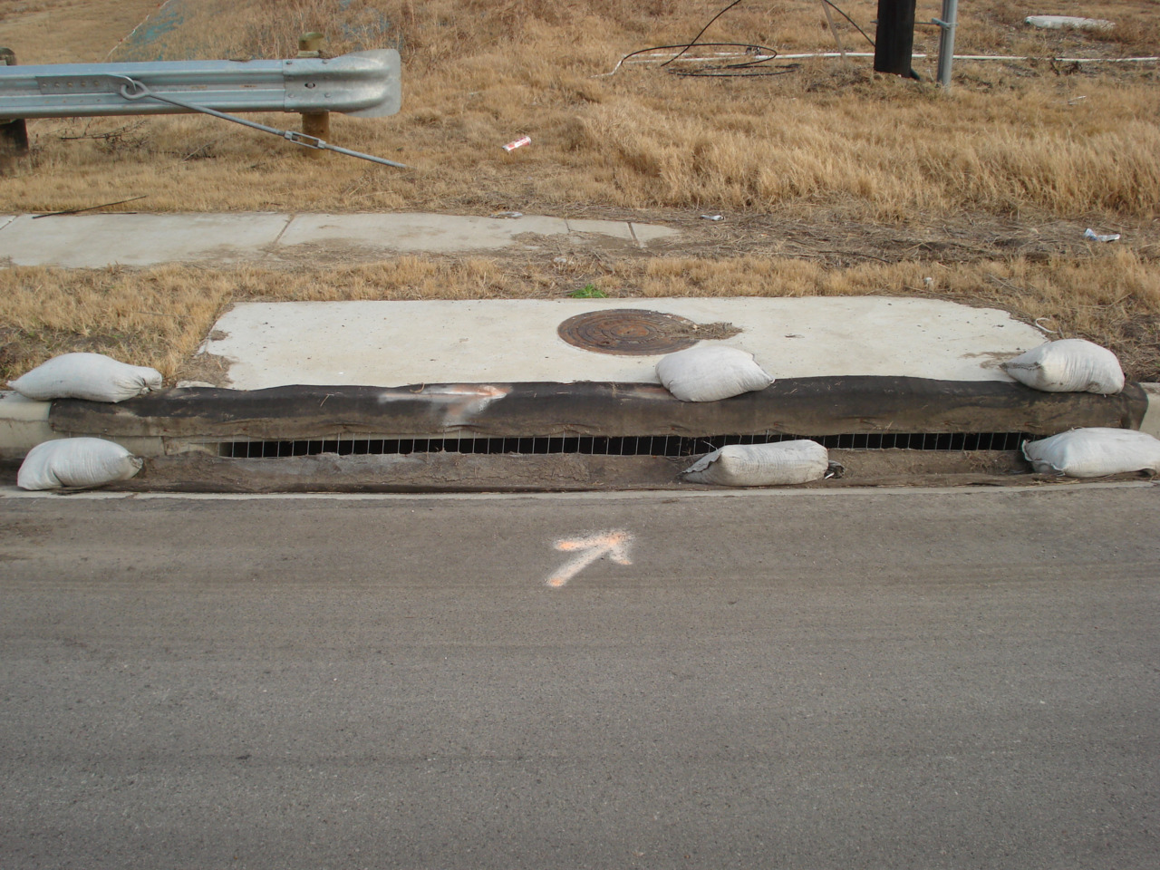 White Cap | HANES GEO COMPONENTS 12' Z Inlet Protector