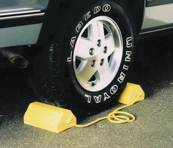 White Cap | Belson Yellow Double Wheel Chocks